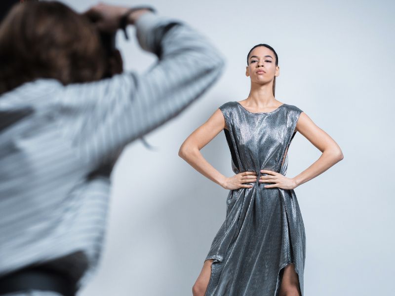 Quelles Sont Les Meilleures Poses Pour Un Shooting Photo ? » Guide Partir